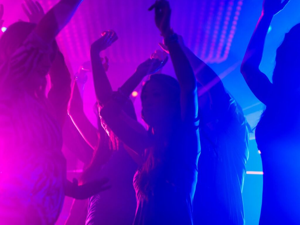 How to Throw the Ultimate 60s Themed Party - AGNT • BLOG