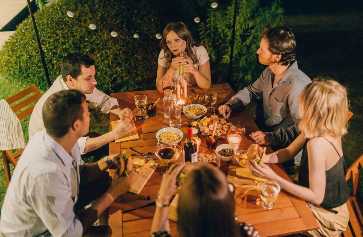 Ultimate Guide to Planning a Memorable College Reunion - AGNT • BLOG