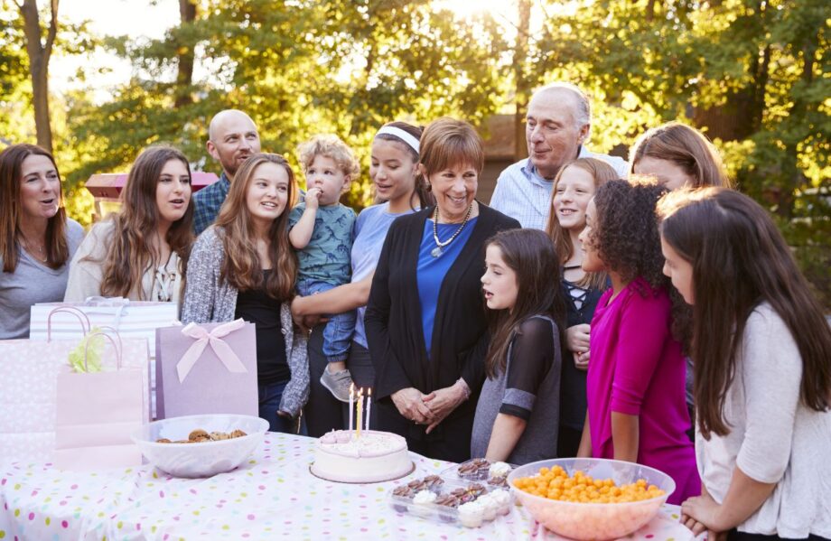 10 Creative Family Reunion Ideas to Make Your Gathering Memorable ...