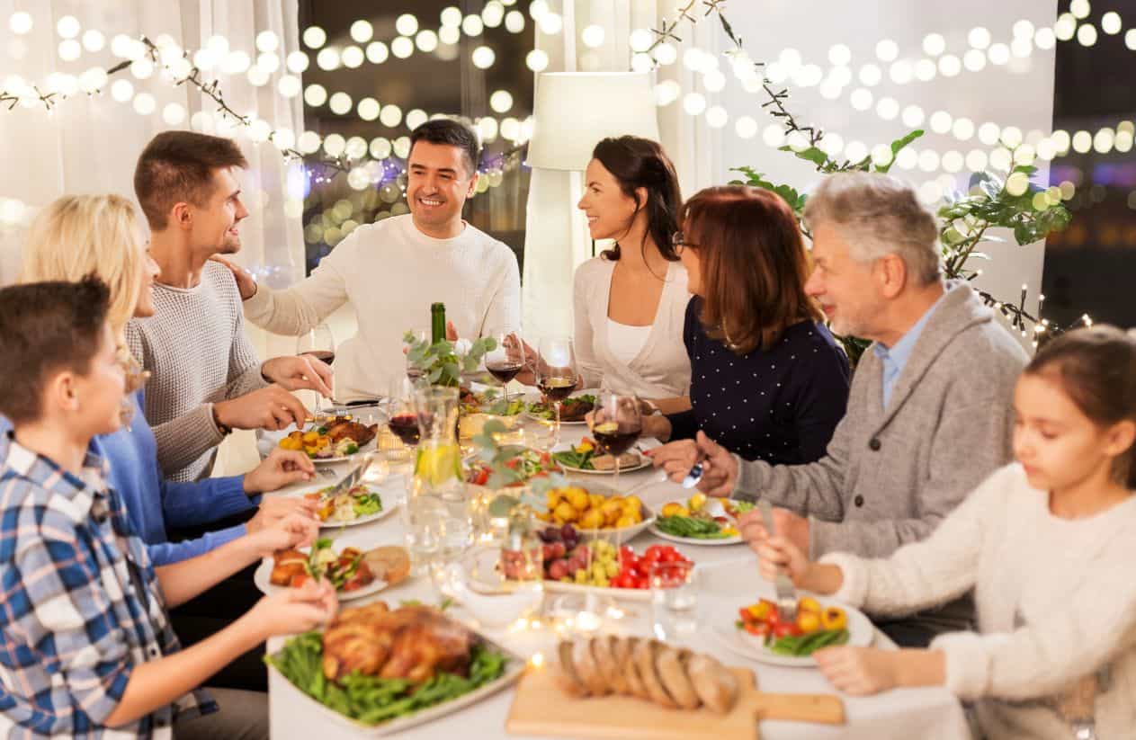 10 Creative Family Reunion Activities to Make Your Gathering Memorable ...