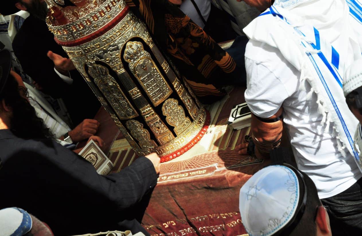 Ultimate Guide to Planning the Perfect Bar Mitzvah Celebration - AGNT ...