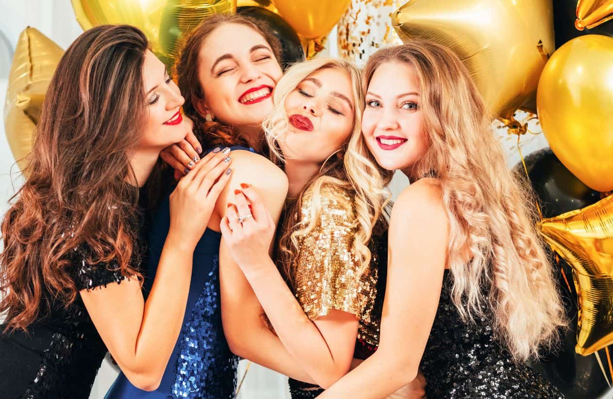 Ultimate Guide to Planning a Memorable College Reunion - AGNT • BLOG