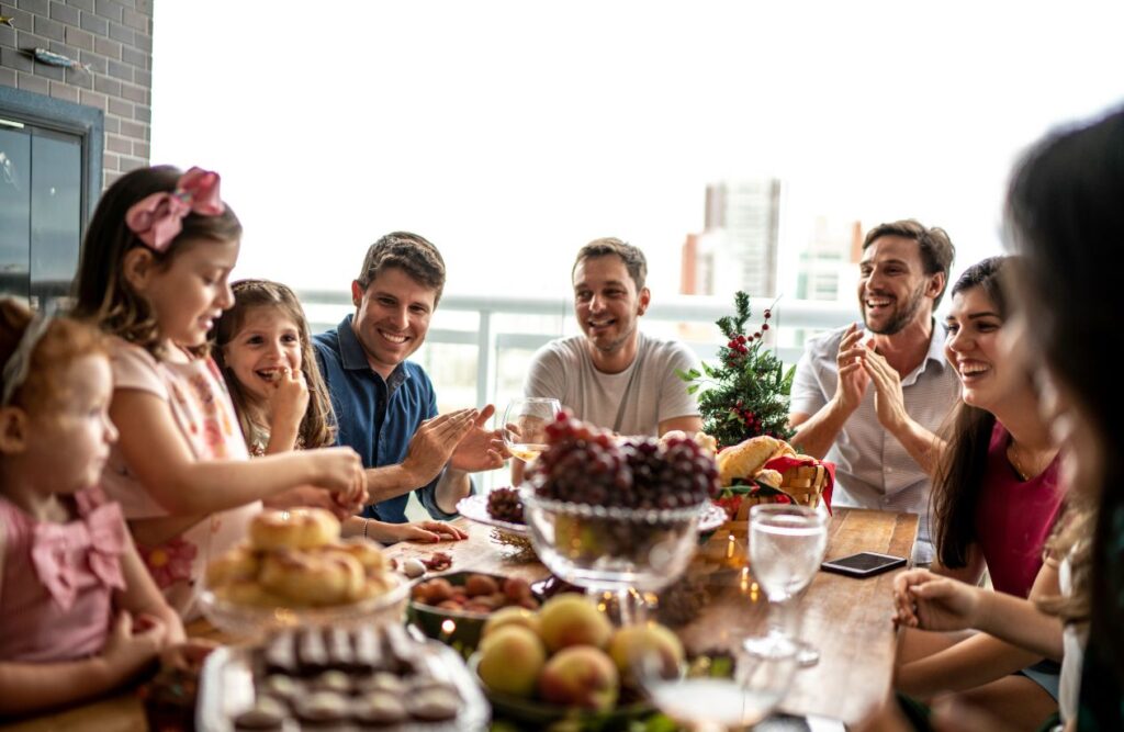 Effortless Ways: How to Choose Entertainment for Family-Friendly Events ...
