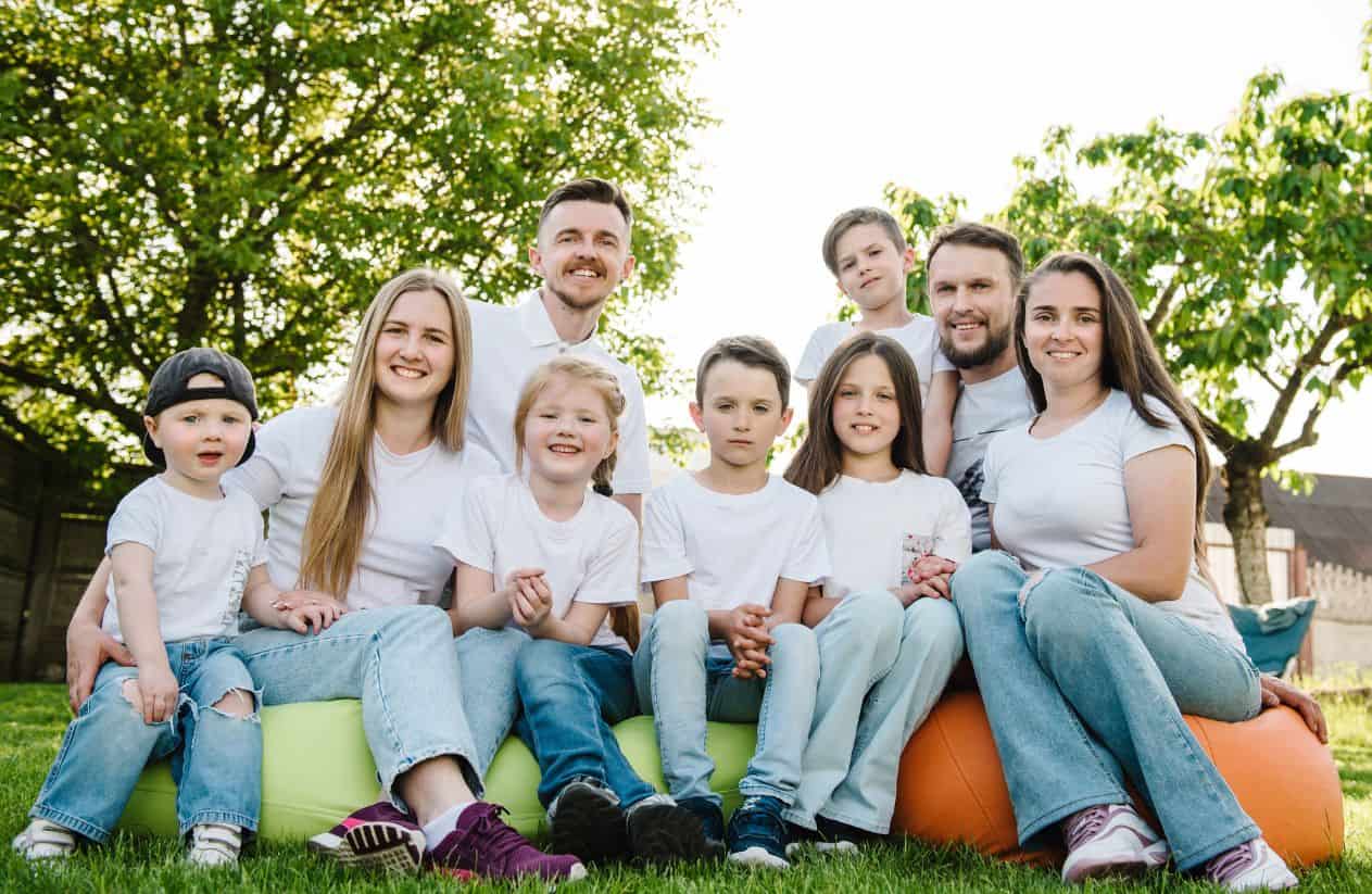 Effortless Ways: How to Choose Entertainment for Family-Friendly Events ...