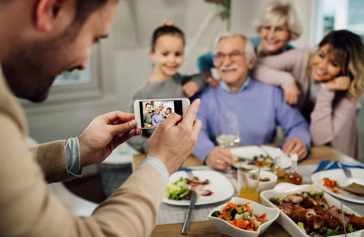 10 Creative Family Reunion Activities to Make Your Gathering Memorable ...