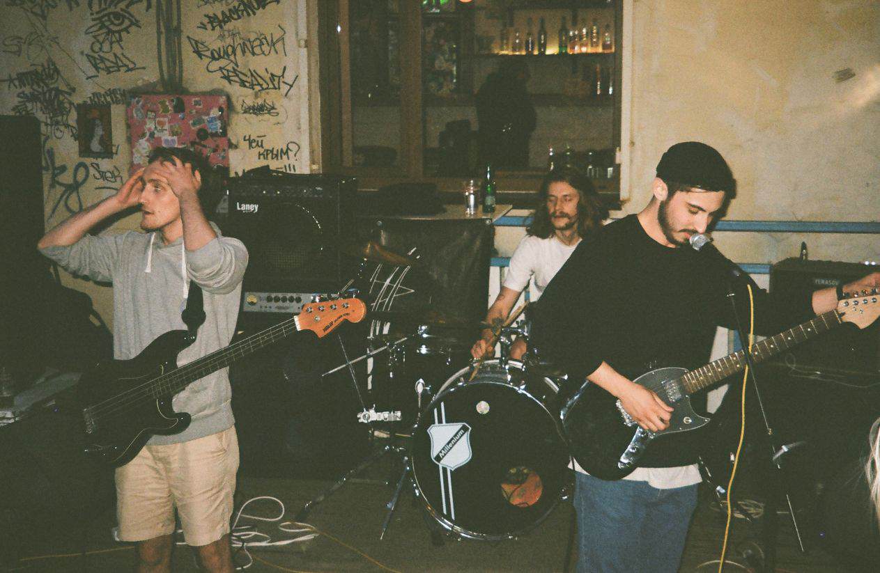 How Much Does It Cost To Hire a Band For an Event: What You Need to ...
