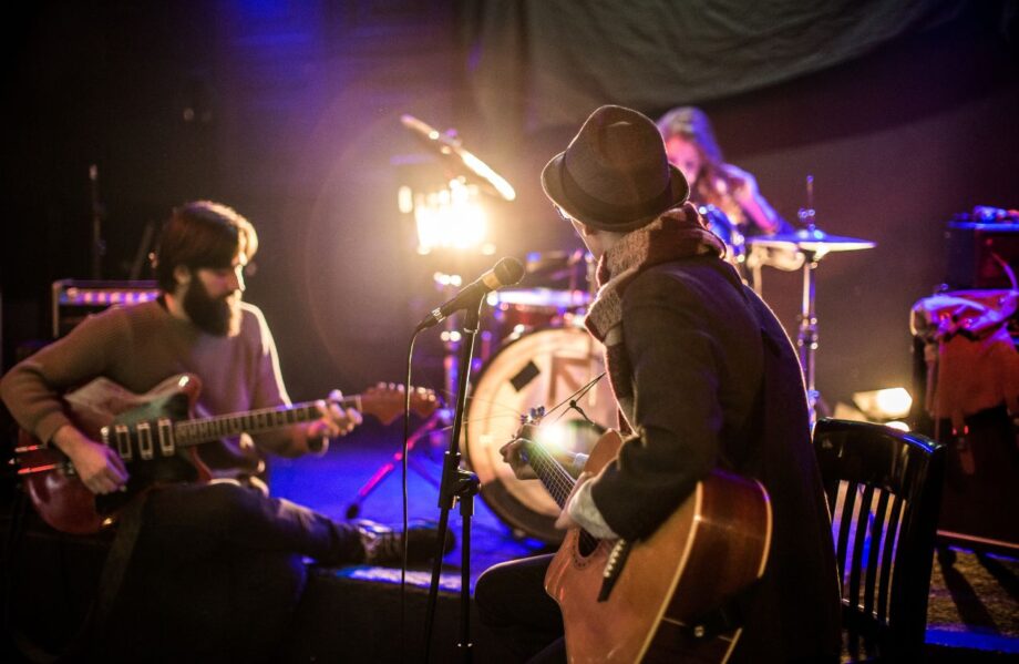 How Much Does It Cost To Hire a Band For an Event: What You Need to ...